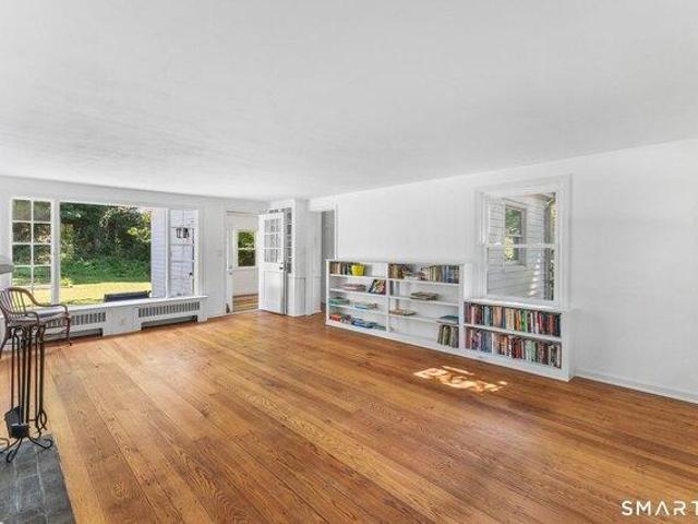 house with 4 bedroom, Hamden CT ES104265194