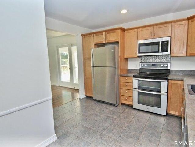 house with 4 bedroom, Hamden CT ES105231530