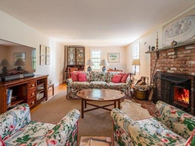 house with 4 bedroom, Hamilton MA ES105193401