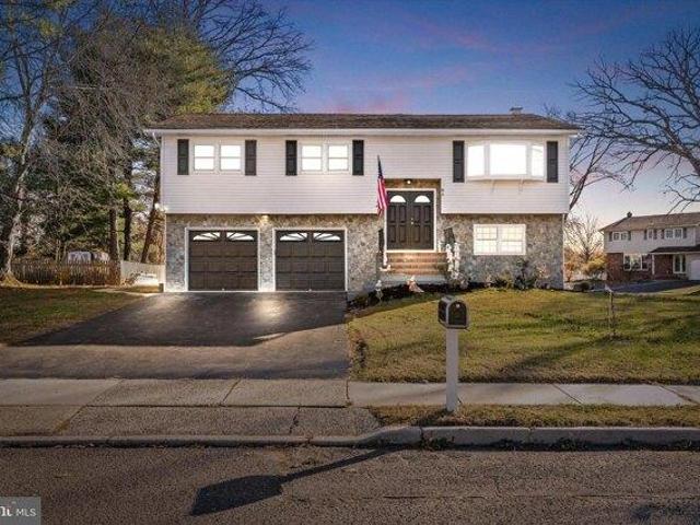 house with 4 bedroom, Hamilton NJ DS102530259