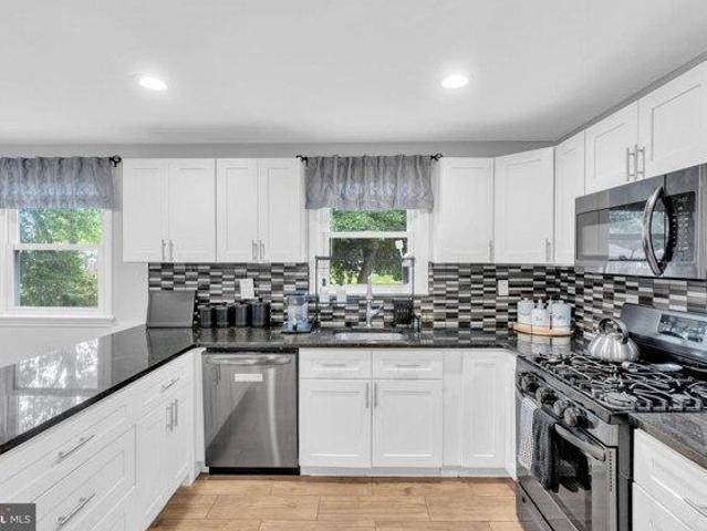 house with 4 bedroom, Hamilton NJ ES105174780