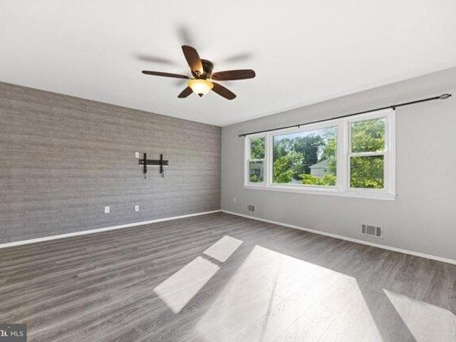 house with 4 bedroom, Hamilton NJ ES105174963