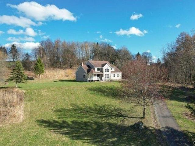 house with 4 bedroom, Hamilton NY ES103627402