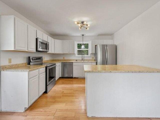 house with 4 bedroom, Hampden ME ES104352774