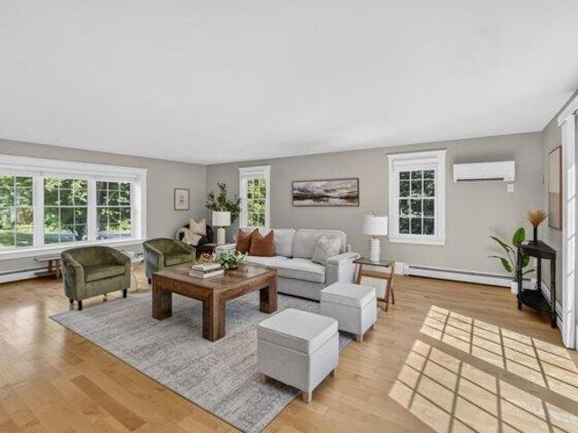house with 4 bedroom, Hampstead NH ES105092294