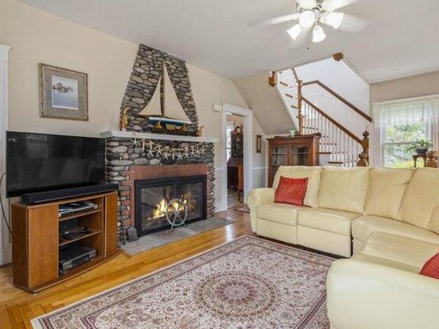 house with 4 bedroom, Hampton NH ES104115819