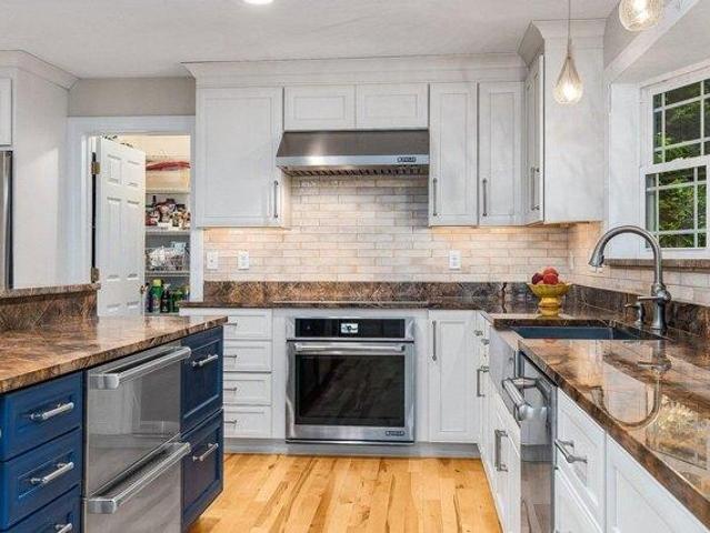 house with 4 bedroom, Hampton NH ES105155887