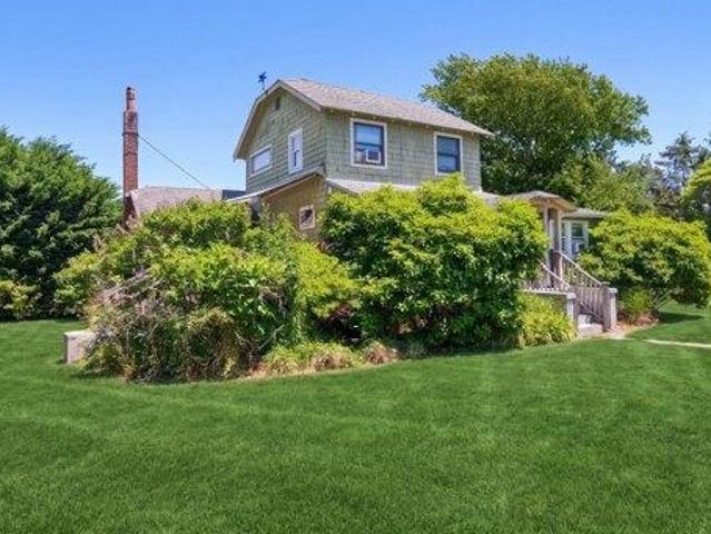 house with 4 bedroom, Hampton Bays NY ES103602911
