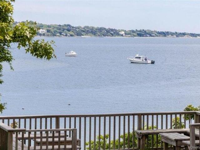 house with 4 bedroom, Hampton Bays NY ES103625303
