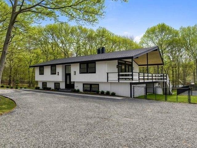 house with 4 bedroom, Hampton Bays NY ES103627811
