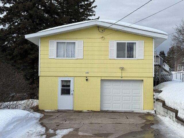 house with 4 bedroom, Hancock MI DS88849201