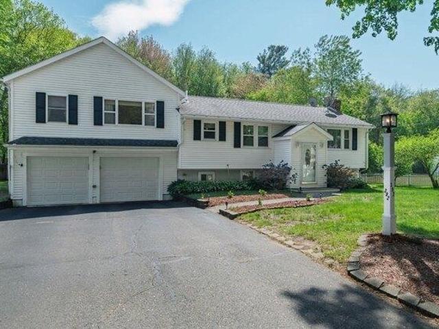 house with 4 bedroom, Hanover MA DLS103070008