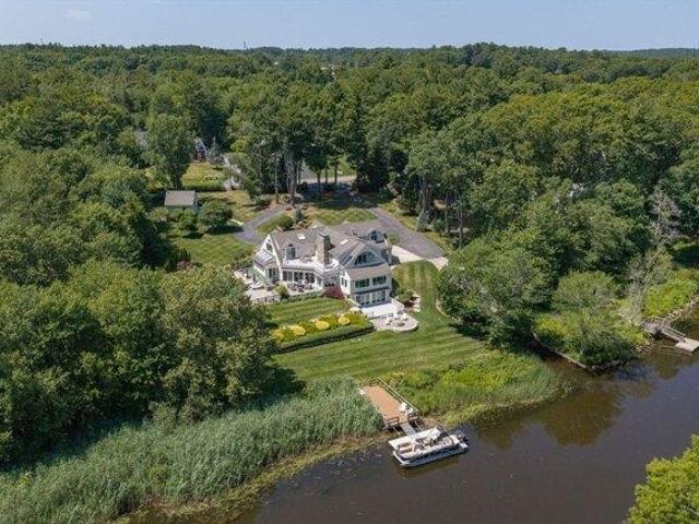 house with 4 bedroom, Hanover MA ES104045376
