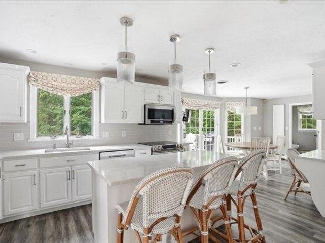 house with 4 bedroom, Hanover MA ES105109786