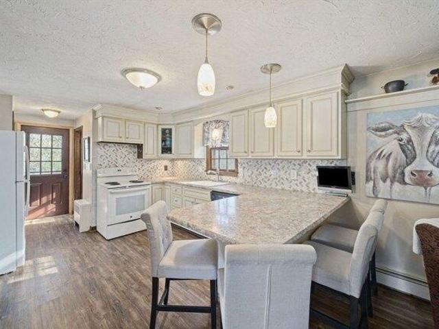 house with 4 bedroom, Hanover MA ES105125647