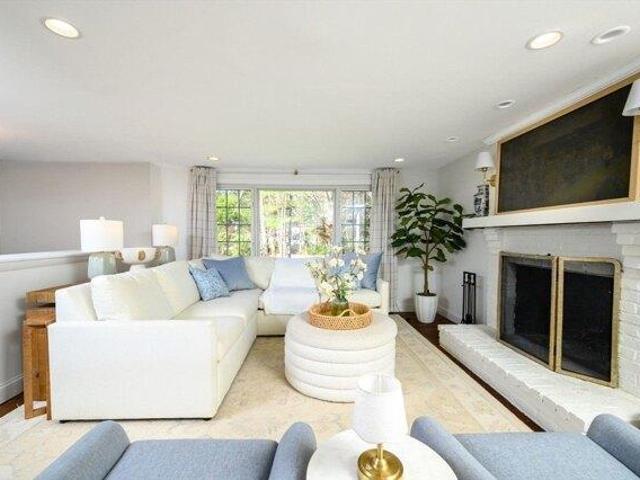 house with 4 bedroom, Hanover MA ES103162481