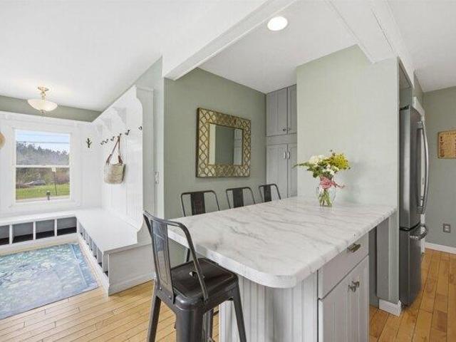 house with 4 bedroom, Hanover NH ES104112140