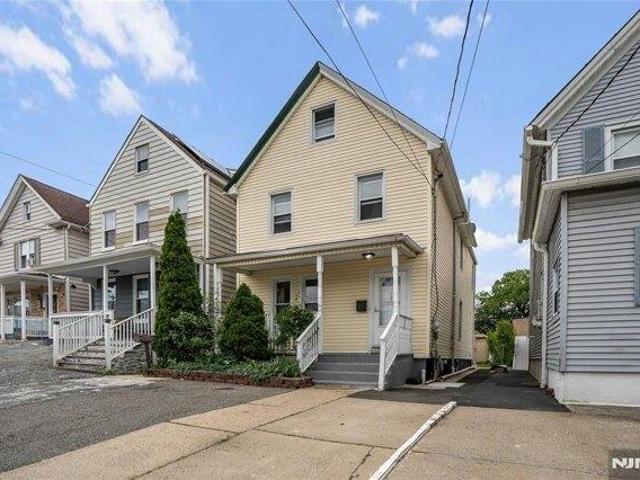 house with 4 bedroom, Hackensack NJ DS102528140