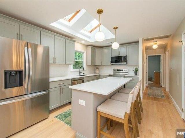 house with 4 bedroom, Hackettstown NJ ES105203720