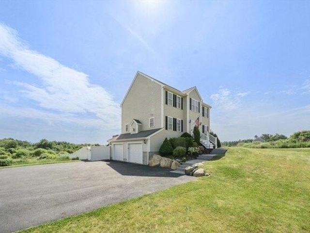 house with 4 bedroom, Halifax MA ES105095327