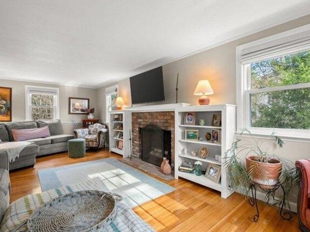 house with 4 bedroom, Halifax MA ES103187074