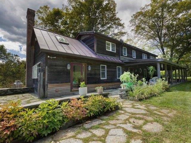 house with 4 bedroom, Hartford VT DLS101661766
