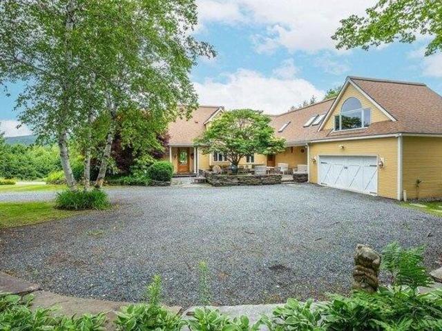 house with 4 bedroom, Hartford VT ES103100451