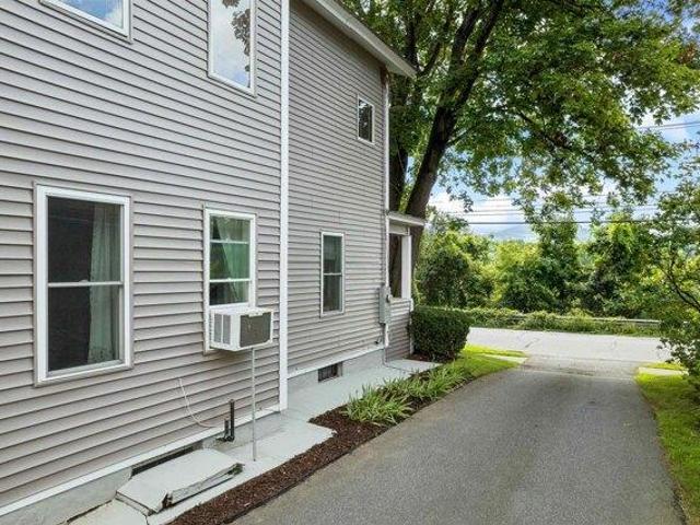 house with 4 bedroom, Hartford VT ES105140129