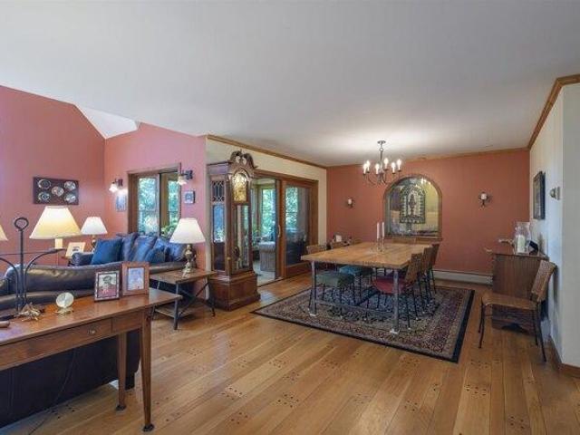 house with 4 bedroom, Hartford VT ES105174306