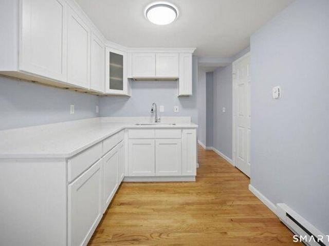 house with 4 bedroom, Hartford CT ES105157829