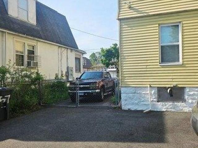 house with 4 bedroom, Hartford CT ES105158281