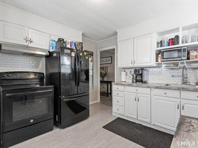 house with 4 bedroom, Hartford CT ES105159314