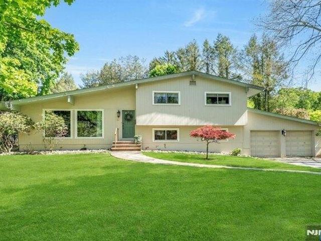 house with 4 bedroom, Harrington Park NJ DLS102727035