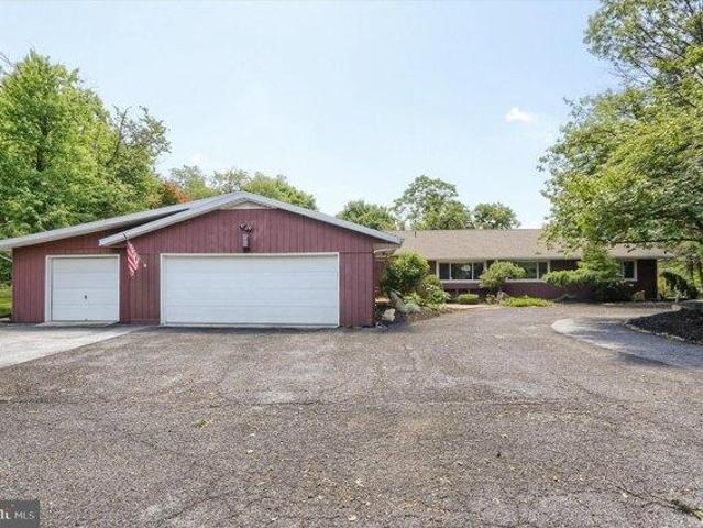house with 4 bedroom, Harrisburg PA ES104905197