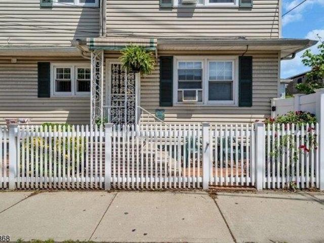 house with 4 bedroom, Harrison NJ ES104848485