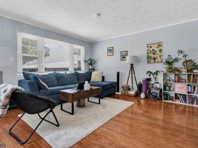 house with 4 bedroom, Harrison NJ ES104946911