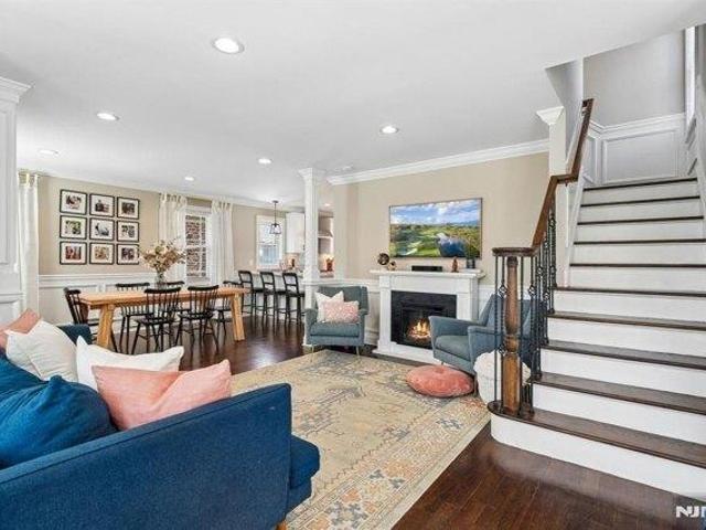house with 4 bedroom, Hasbrouck Heights NJ DLS101660371