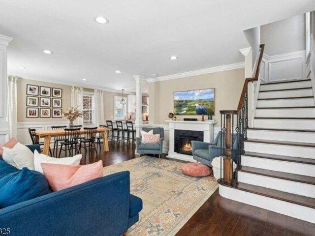 house with 4 bedroom, Hasbrouck Heights NJ DLS102477250
