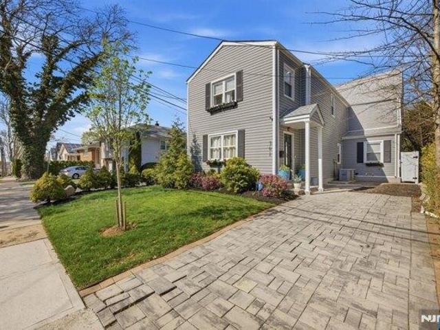 house with 4 bedroom, Hasbrouck Heights NJ DLS102562448