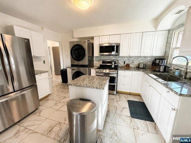 house with 4 bedroom, Hasbrouck Heights NJ DS102778539