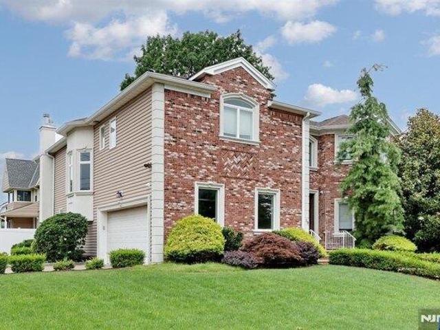house with 4 bedroom, Hasbrouck Heights NJ DS104374767