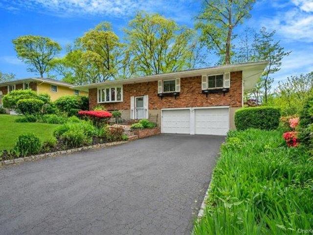 house with 4 bedroom, Hauppauge NY ES104908126