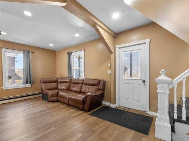 house with 4 bedroom, Haverhill MA DS102560921