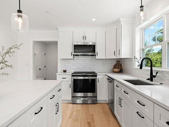 house with 4 bedroom, Haverhill MA ES103071797