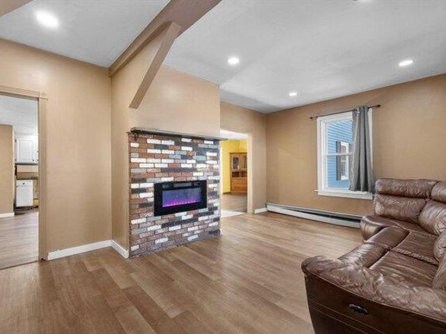 house with 4 bedroom, Haverhill MA ES103221713