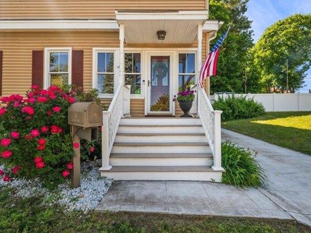 house with 4 bedroom, Haverhill MA ES103223572