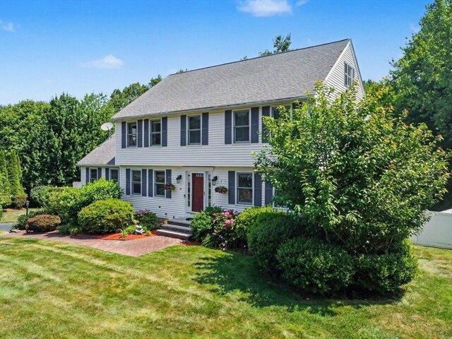 house with 4 bedroom, Haverhill MA ES105060449