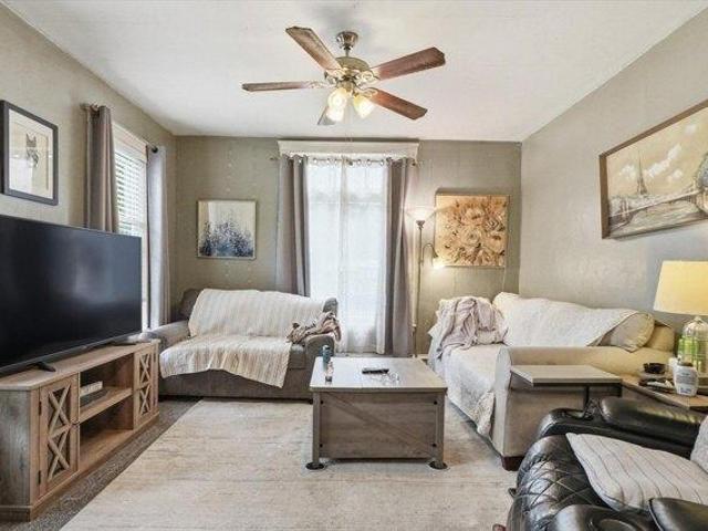 house with 4 bedroom, Haverhill MA ES105126836