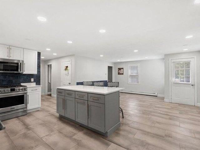 house with 4 bedroom, Haverhill MA ES105156752