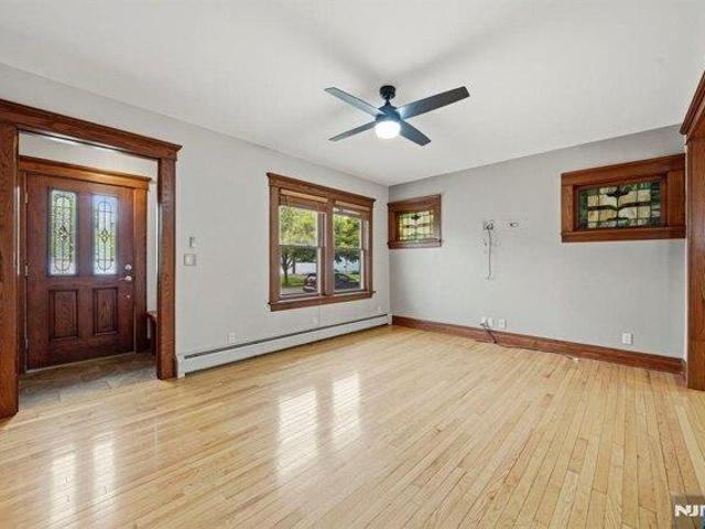 house with 4 bedroom, Hawthorne NJ ES102826107